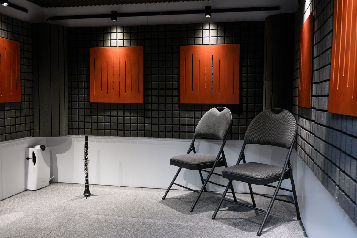 New Look Repair Dept, Shop & Testing Rooms | Dawkes Music